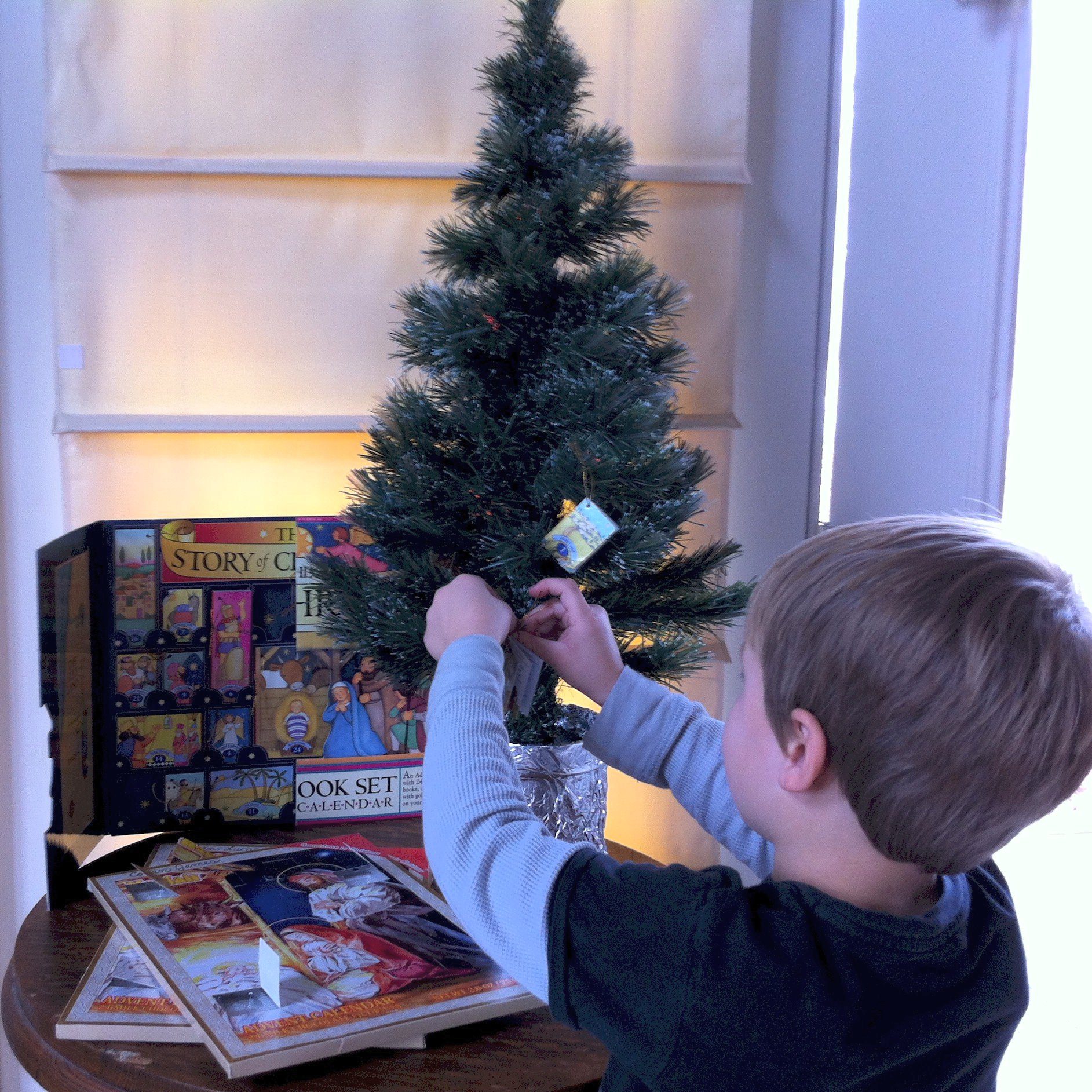 CHRISTmas Traditions: keeping Jesus at the center » Catholic Sistas